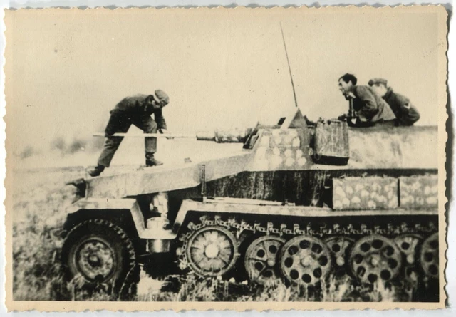 GERMAN WWII PHOTO: WEHRMACHT HALF-TRACKED ARMOURED VEHICLE Sd.Kfz. 251 ...