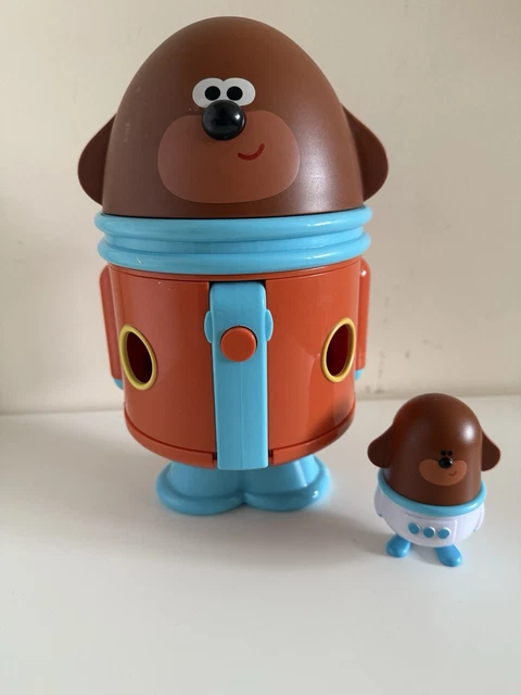 HEY DUGGEE TRANSFORMING Duggee Space Rocket Playset & Car 1 Figure ...