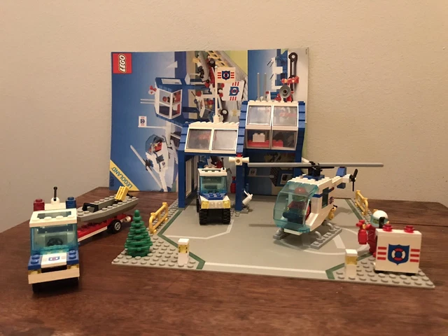 6387 LEGO COASTGUARD Coastal Rescue Base 1989 - Near Complete w ...