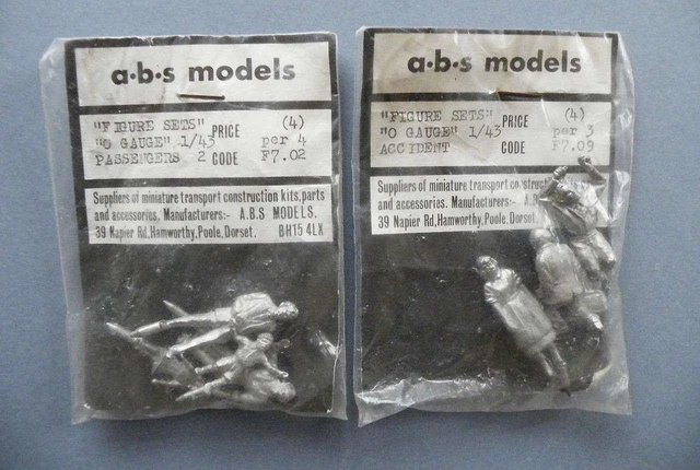 2 X ABS Models Metal 7mm O Gauge Passengers Man Woman Children ...