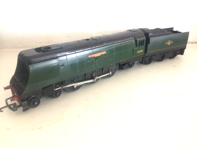 TRIANG R356 WINSTON Churchill Br Green Loco & Tender With Synchro Smoke ...