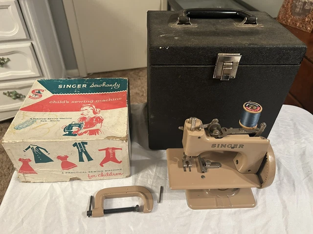 VINTAGE SINGER SEWHANDY Child Sewing Machine Model #20 Tan £138.62 ...