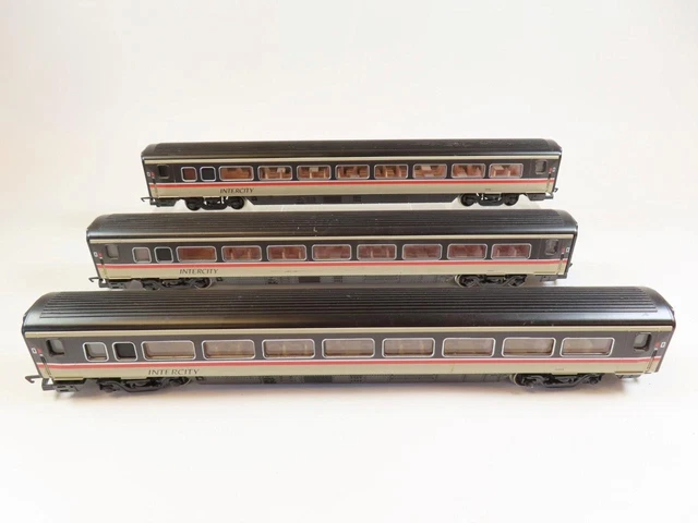 HORNBY RAKE OF 3 Intercity 225 Express Coaches, OO, VNM! £25.00 ...