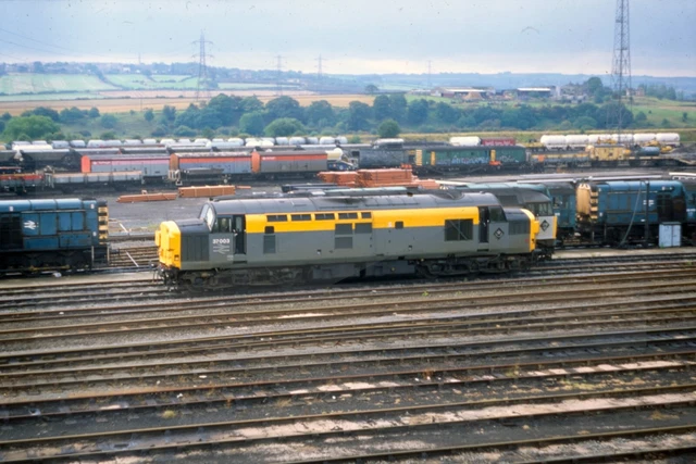 ORIGINAL 35MM SLIDE - Class 37/0 'Dutch' 37003 - Healey Mills - 1992 ...