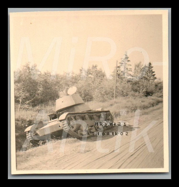 FOTO, WK2, 24T Panzer der Russen an der Rollbahn, L298L EUR 19,90 ...