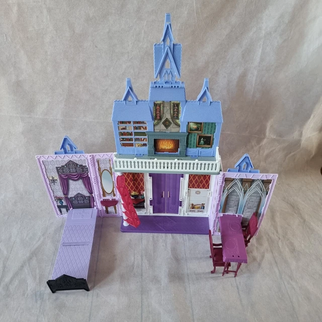 DISNEY FROZEN 2 Fold And Go Arendelle Castle Dolls House Play-Set £17. ...