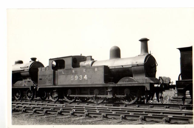 RAIL PHOTO LNER GCR 062t N5 5934 Neasden shed London 2view £2.39 ...