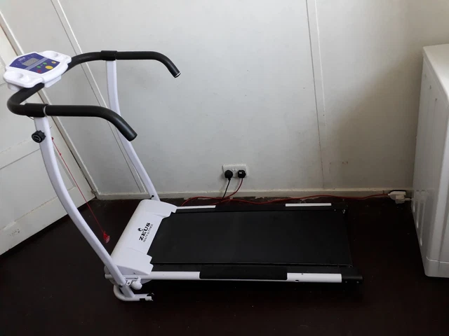 ZEUS FOLDING ELECTRIC Treadmill (10811) £90.00 - PicClick UK