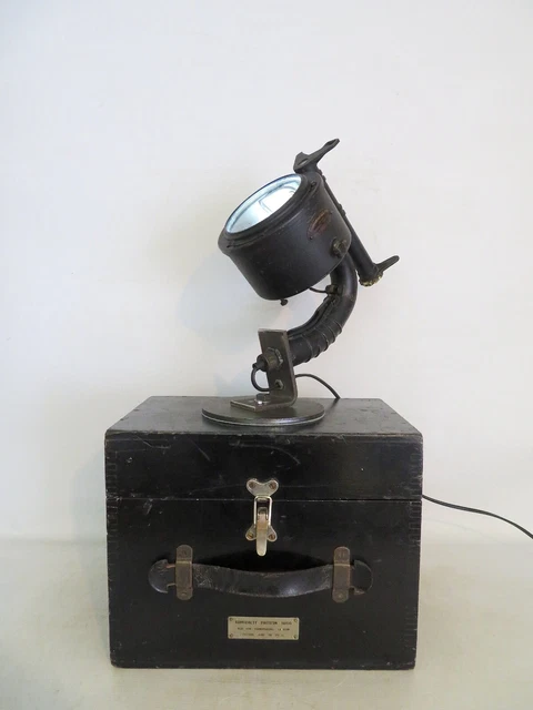 WW2 ADMIRALTY Pattern 5110C Portable Signalling Lantern / Table Lamp £ ...