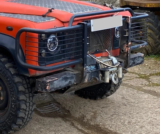 LAND ROVER DEFENDER 90 / 110 Winch Bumper - Bull Bar with Rollers £50. ...