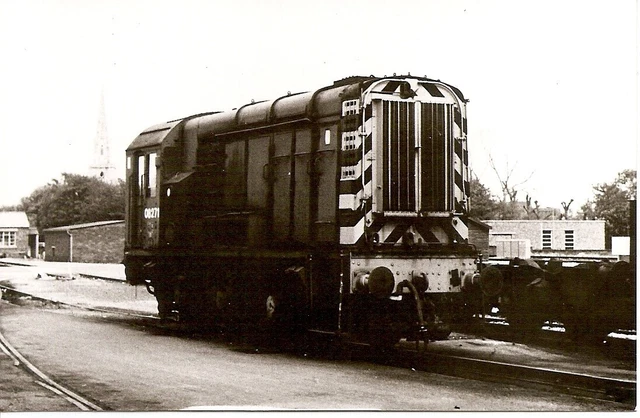 BLACK & WHITE Photograph of British Rail Class 08 Diesel Locomotive No ...