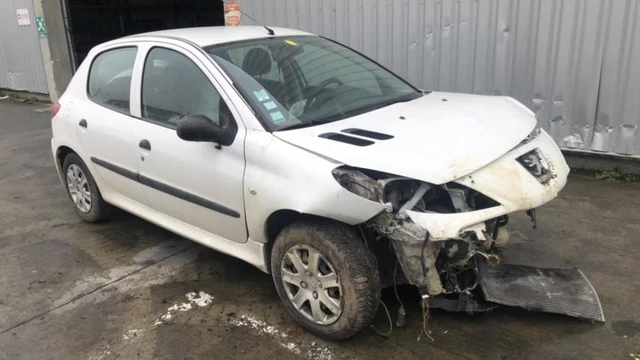 VASE D'EXPANSION PEUGEOT 206+ 1323Z5 EUR 20,00 - PicClick FR
