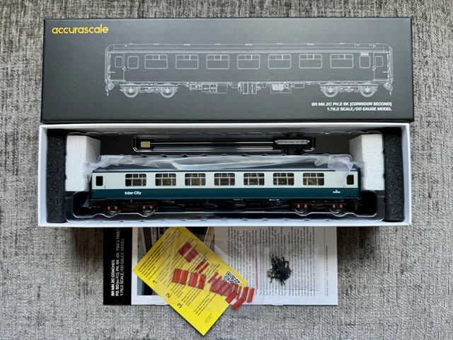 ACCURASCALE OO GAUGE Mark 2c SK (EX FX) M19536 Corridor Second ...