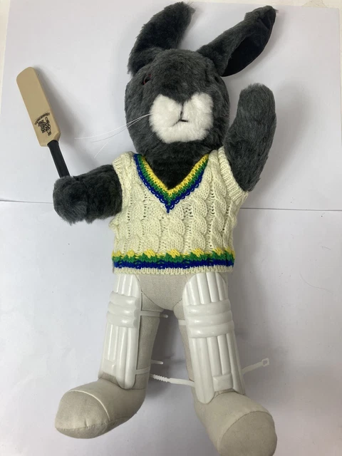 Bunbury Tails David English Rabbit Soft Toy Cricket Themed 1004 £7 99