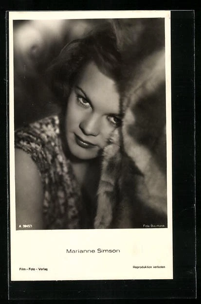 ATTRICE MARIANNE SIMSON con uno sguardo misterioso, cartolina EUR 2,00 ...