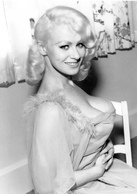 Sabrina Monochrome Photo Print 09 A4 Size 210 X 297mm 8 5 X 11 75 £