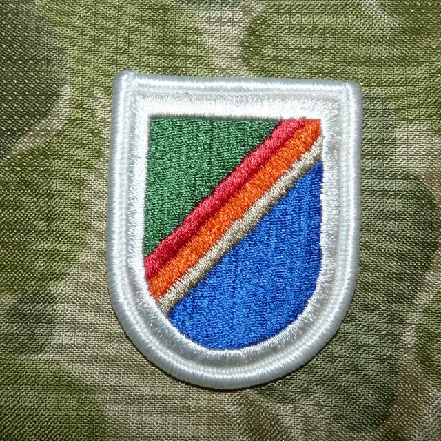 ORIGINAL US ARMY HHC 75th Ranger Regiment Obsolete Cut Edge Black Beret ...