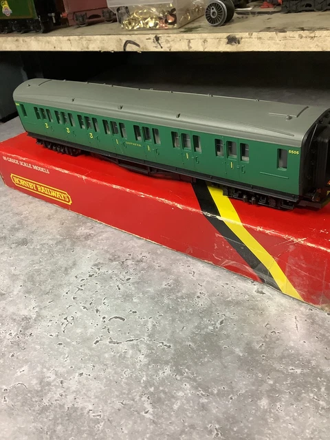 HORNBY SOUTHERN MAUNSELL 1st / 3rd CLASS COACH 5506;mint Condition £13. ...