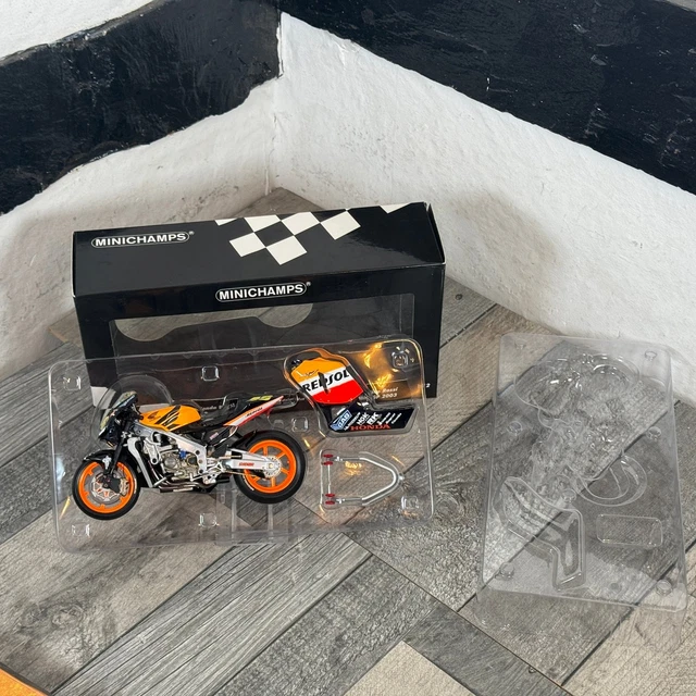 MINICHAMPS HONDA RC211V Repsol Team Valentino Rossi MotoGP 2003 ...