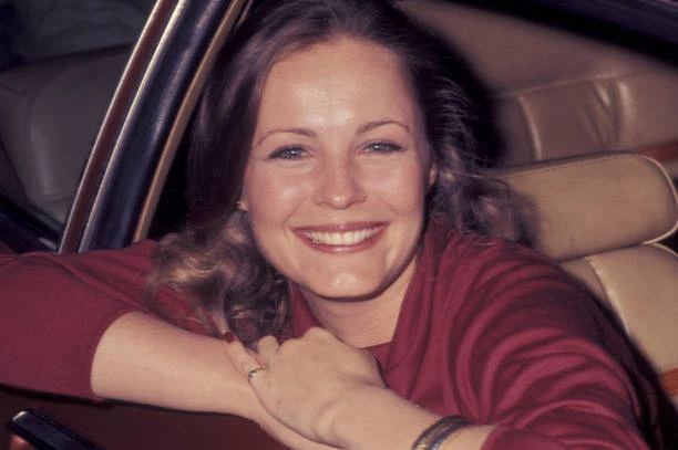 TRISH STEWART ATTENDS Tv Affiliates Dinner 1977 Tv Old Photo 5 £5.69 ...