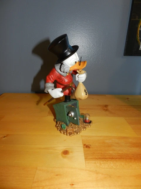 WALT DISNEY SHOWCASE Collection Grand Jester Uncle Scrooge Mcduck Bust ...