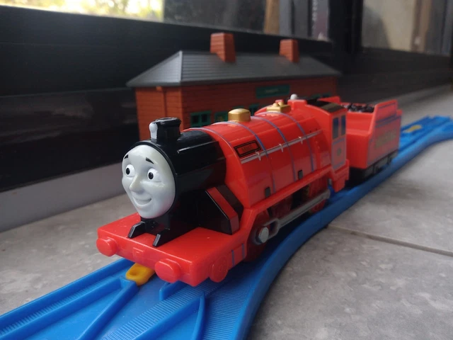 THOMAS AND FRIENDS Trackmaster Revolution motorised Mike train £8.00 ...