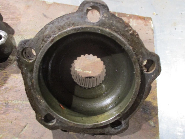 LAND ROVER DEFENDER 90 110 Drive Flange 24 Spline FRC5806 £30.00 ...