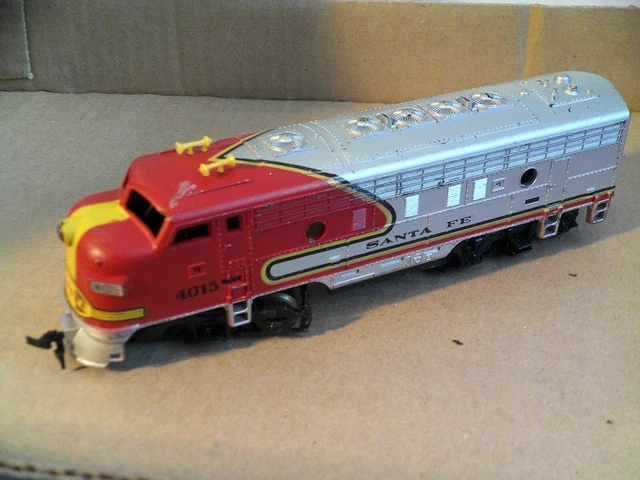 LOCOMOTIVE DIESEL VINTAGE échelle HO Tyco Mantoue Santa Fe rouge 4015 7 ...