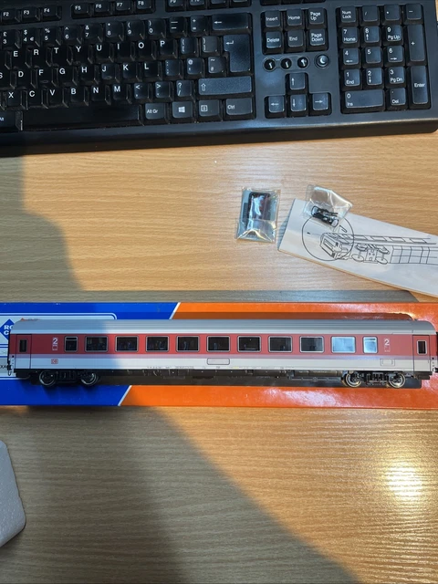 ROCO 45257 DB Red And White Express Coach 2nd Class £20.00 - PicClick UK