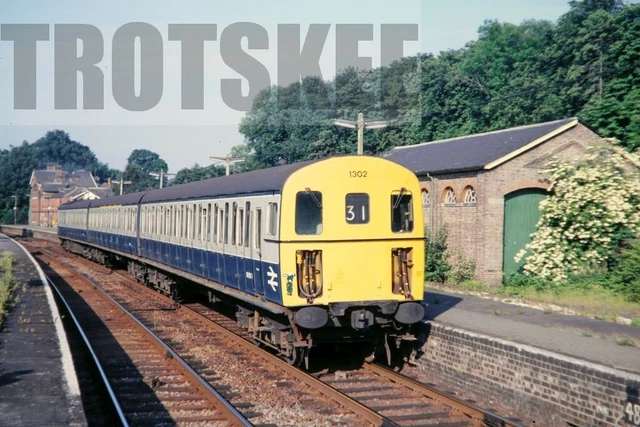 35MM SLIDE BR British Rail Diesel DMU Class 207 1302 Groombridge 1984 ...