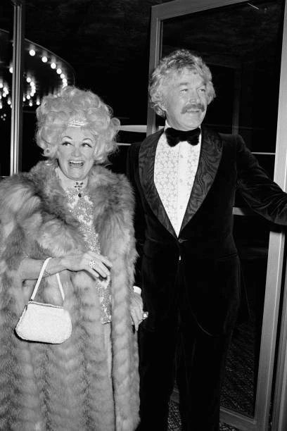 AMERICAN ACTRESS PHYLLIS Diller arriving at a party. 1974 Old Historic ...