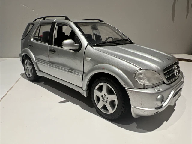 MAISTO MERCEDES-BENZ ML55 AMG Diecast Toy Car 1/18th Scale Few Marks ...