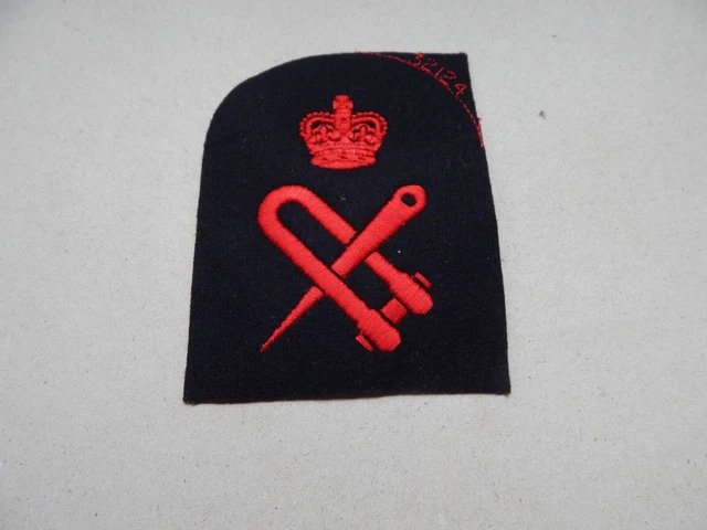 BRITISH ROYAL NAVY Chief Petty Officer Boom Trained Cloth Badge M £12. ...