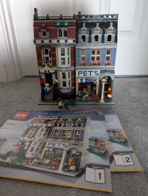 LEGO CREATOR MODULARS 10218 - Pet Shop with instructions and minifigs ...