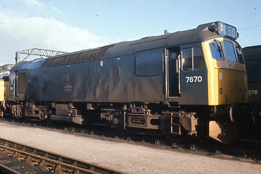 ORIGINAL COLOUR SLIDE of D7670 BR class 25 diesel loco £4.99 - PicClick UK