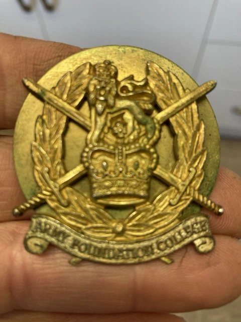 BRITISH ARMY FOUNDATION College Harrogate Cap Badge £11.12 - PicClick UK