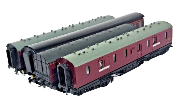 RACK OF 4 OO Gauge Mainline 37762 LMS M 31361 M Composite non-Corridor ...