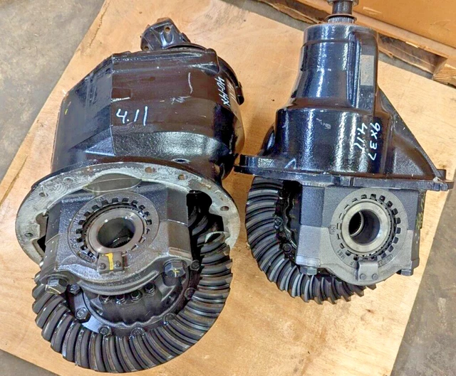 SET 4.11 RATIO Meritor MD2014X Front Differential Carrier 41 Spline New ...