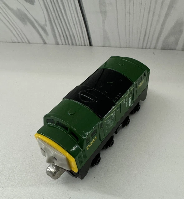 THOMAS & FRIENDS Diecast Metal Take N Play Along Train Tank Class 40 ...