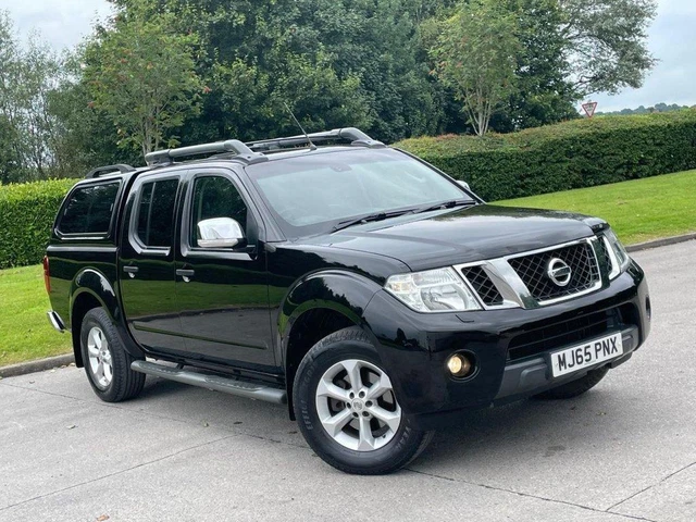 2015 NISSAN NAVARA Double Cab Pick Up Tekna 2.5dCi 190 4WD PICK UP ...