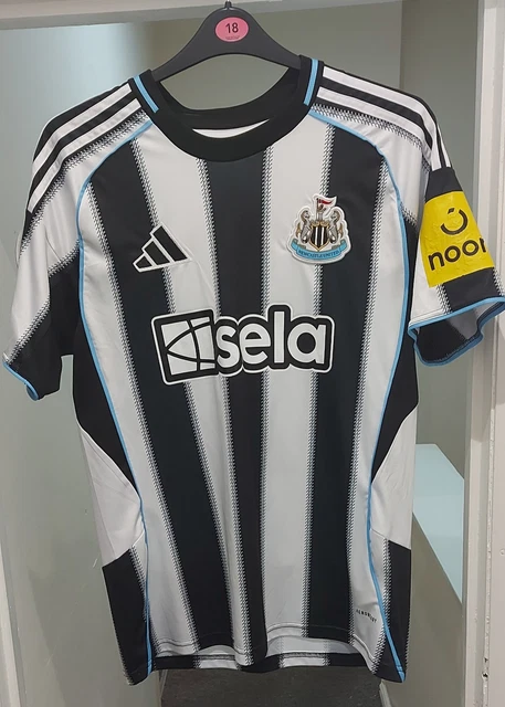 NEWCASTLE UNITED 2025-26 Official Adidas JoeLinton 7 Home Shirt 42 Inch ...