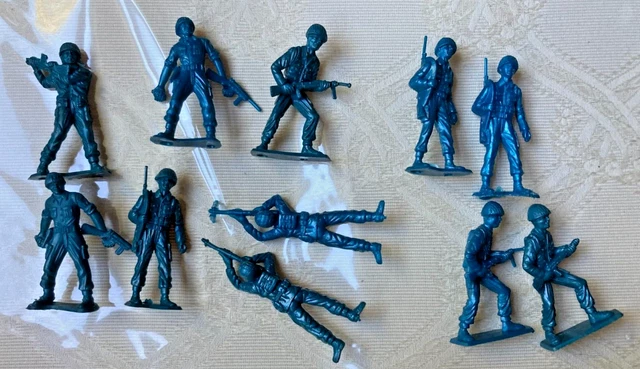 VINTAGE MPC WWII US Army Infantry 11 Blue 45mm Plastic Toy Soldiers $5. ...