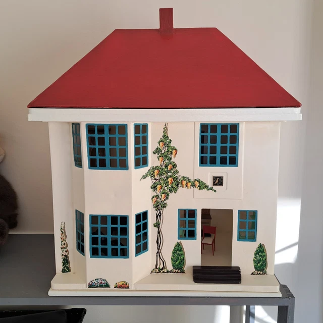 TRIANG NO.50 DOLLS House with Metal Sliding Front Vintage- Refurbished ...