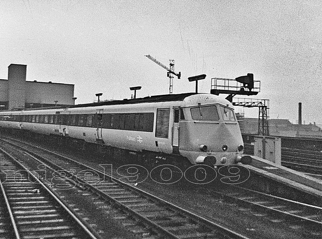 ORIGINAL 5CM x 4.5cm b&w Negative Western Blue Pullman Set at Leeds 15. ...