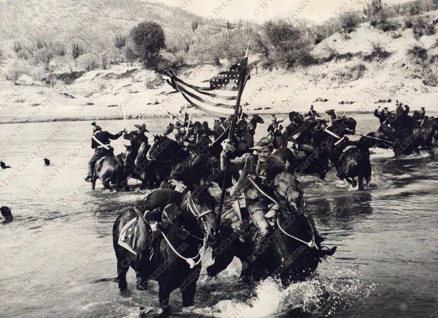 1965 CHARLTON HESTON film Major Dundee directed by Sam PECKINPAH Photo ...