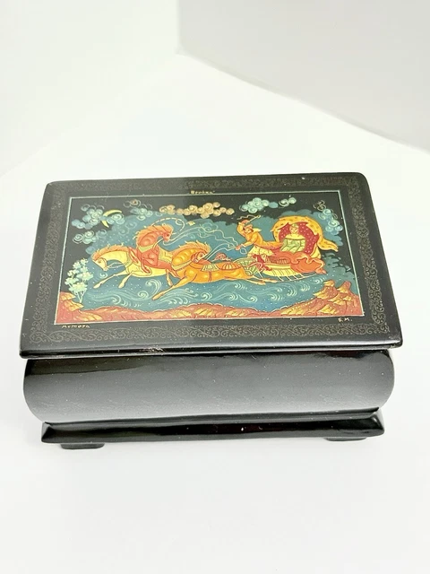 VTG RUSSIAN PALEKH Miniature Lacquered Trinket Box Troika Signed Mctepa ...