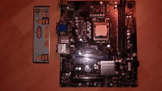 MSI H61M-E33 SOCKET 1155 Micro-ATX + i5 2400S + 8GB DDR3 EUR 59,90 ...