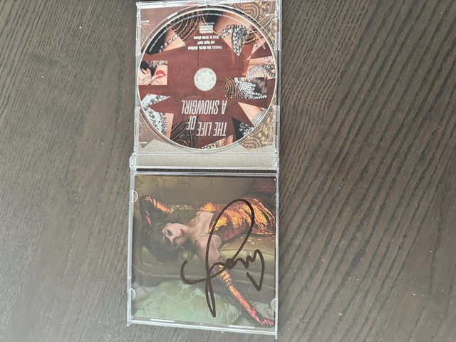 TAYLOR SWIFT THE Life Of A Showgirl CD + Poster & Hand Signed Photo 💖💫 ...