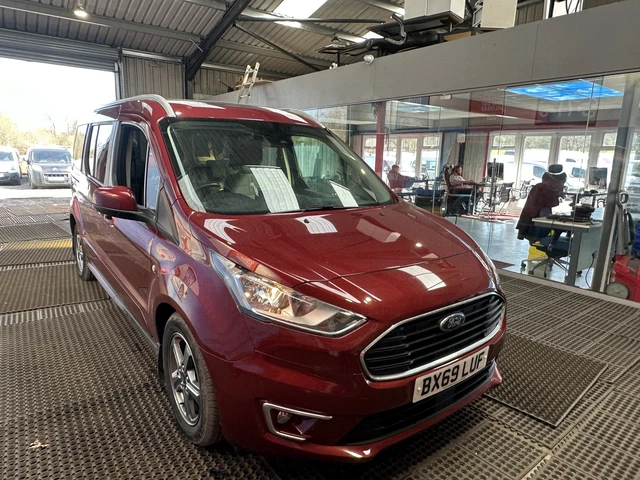 69 PLATE FORD Tourneo Connect Grand Titanium Automatic 21k Crew Cab VAT ...