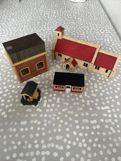 HORNBY R505 WATER Tower Airfix Church OO GAUGE MODEL RAILWAY Buildings ...